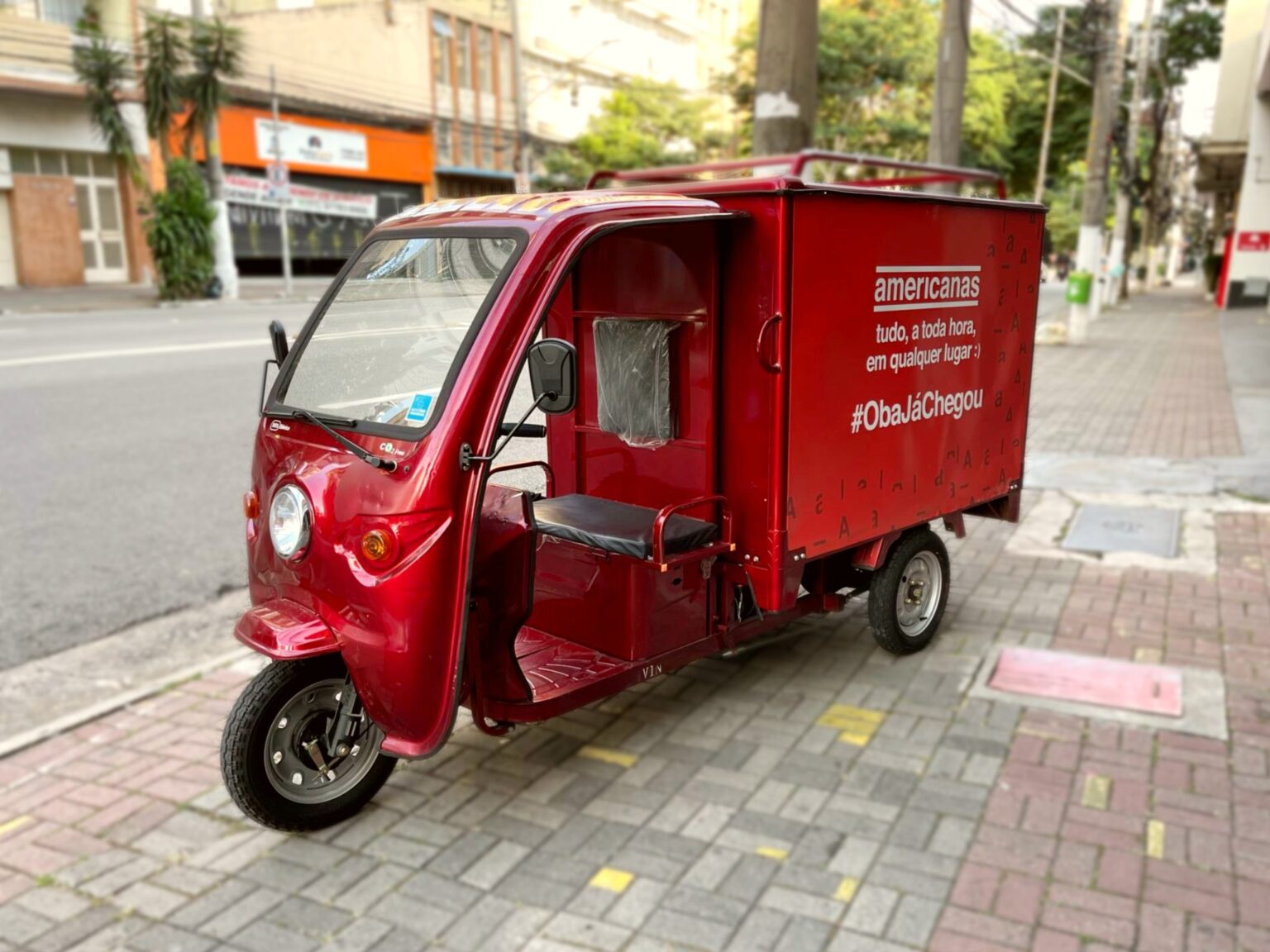 Grandes marcas adotam tuk-tuks elétricos para entregas - CicloVivo