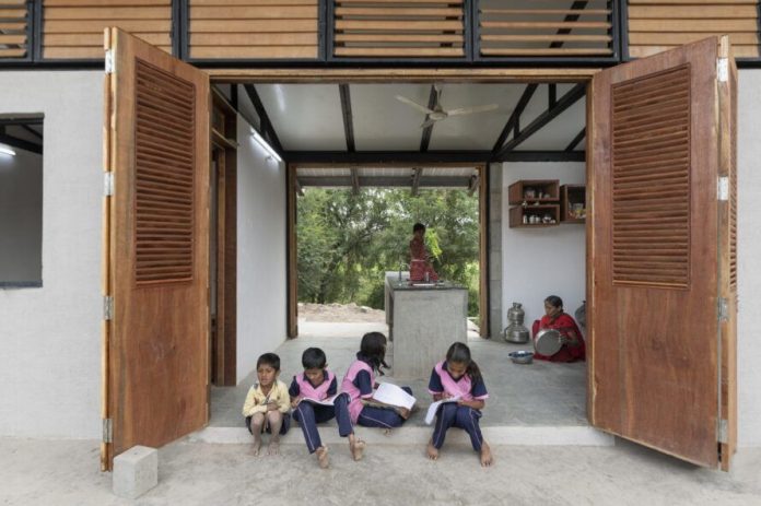 Casas solares para sem-tetos trazem solução para crise habitacional