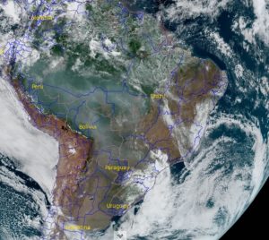Fumaça de fogo na Amazônia chega ao Sul e Sudeste do Brasil